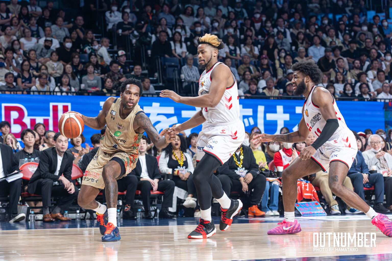 西地区上位対決、キングスは名古屋Dの守備に屈し連勝ストップ [2025.12.10] - OUTNUMBER WEB